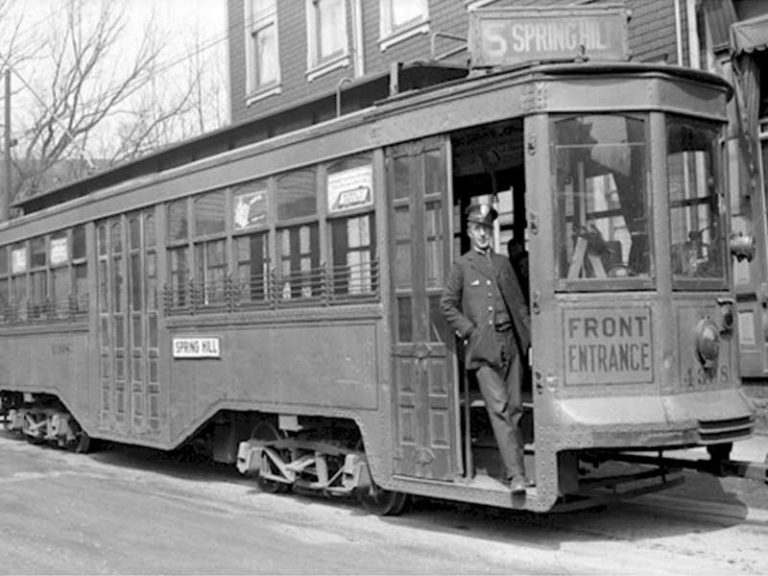 Pittsburgh Railways Co. 4398 - PA Trolley Museum