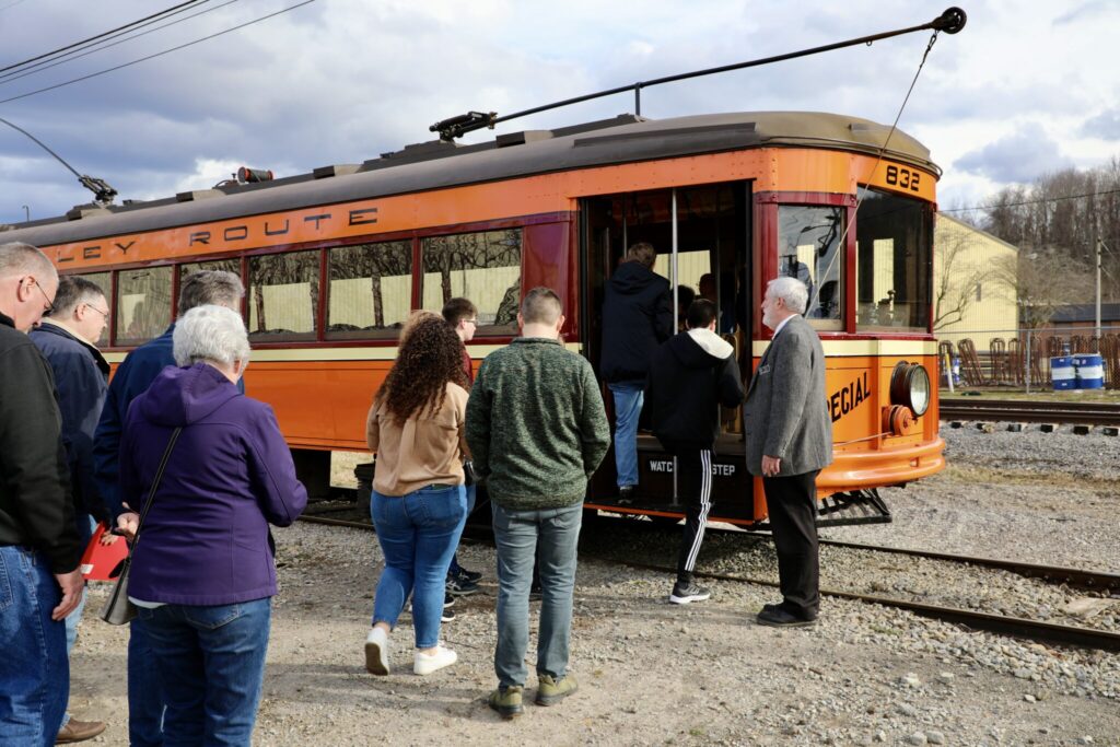 Welcome, New Volunteers! - PA Trolley Museum